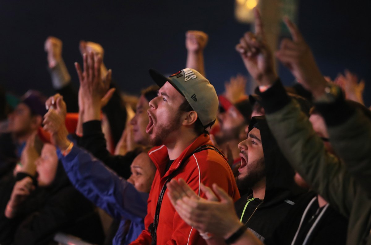 Toronto Raptor: Toronto Raptor fans including Mayor John Tory and Drake ...