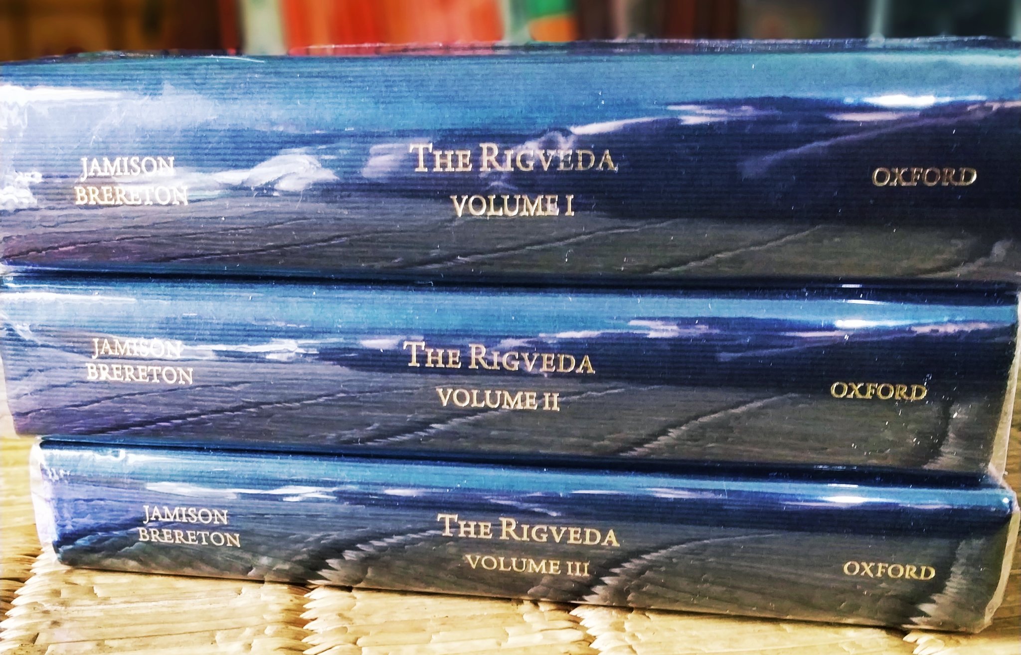 मङ्गलम् on Twitter: "O.M.G! 😍 Good friends always know what to gift! The first complete ...