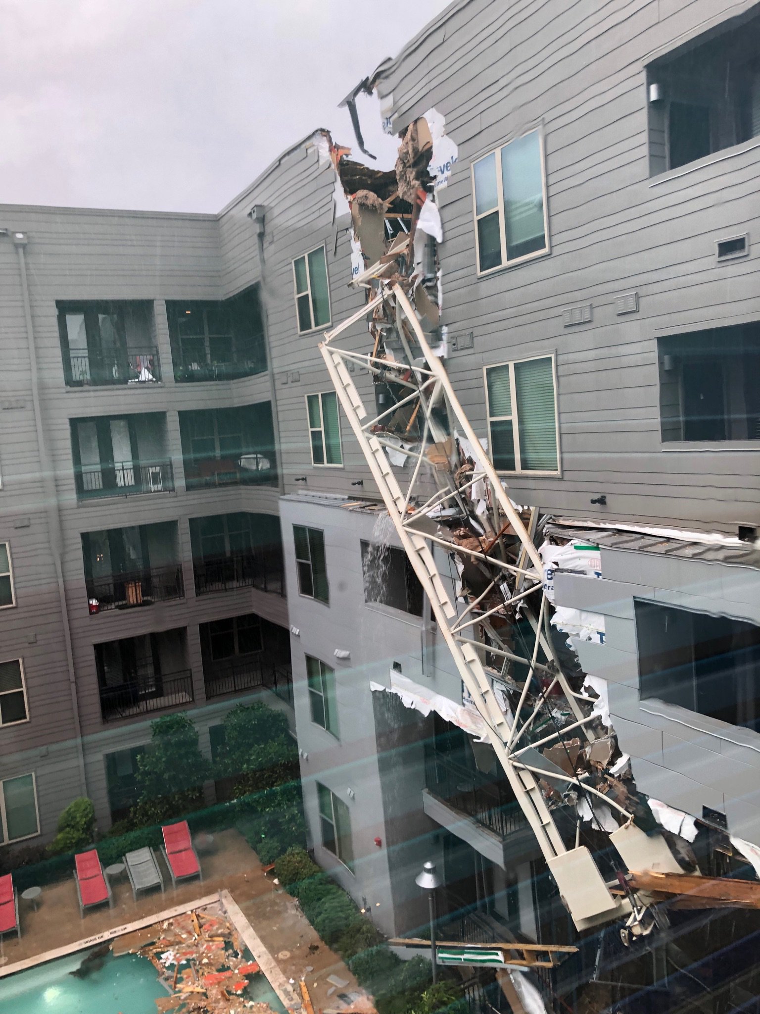 At Least 1 Dead In Crane Collapse In Downtown Dallas | O-T Lounge