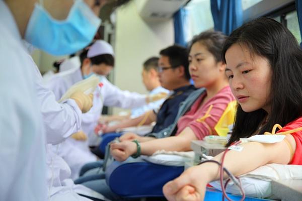 China saw more blood donors for the 20th consecutive year. Some 15 ...
