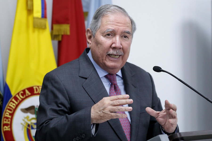 ¿Qué opina sobre la moción de censura al ministro de Defensa, Guillermo ...