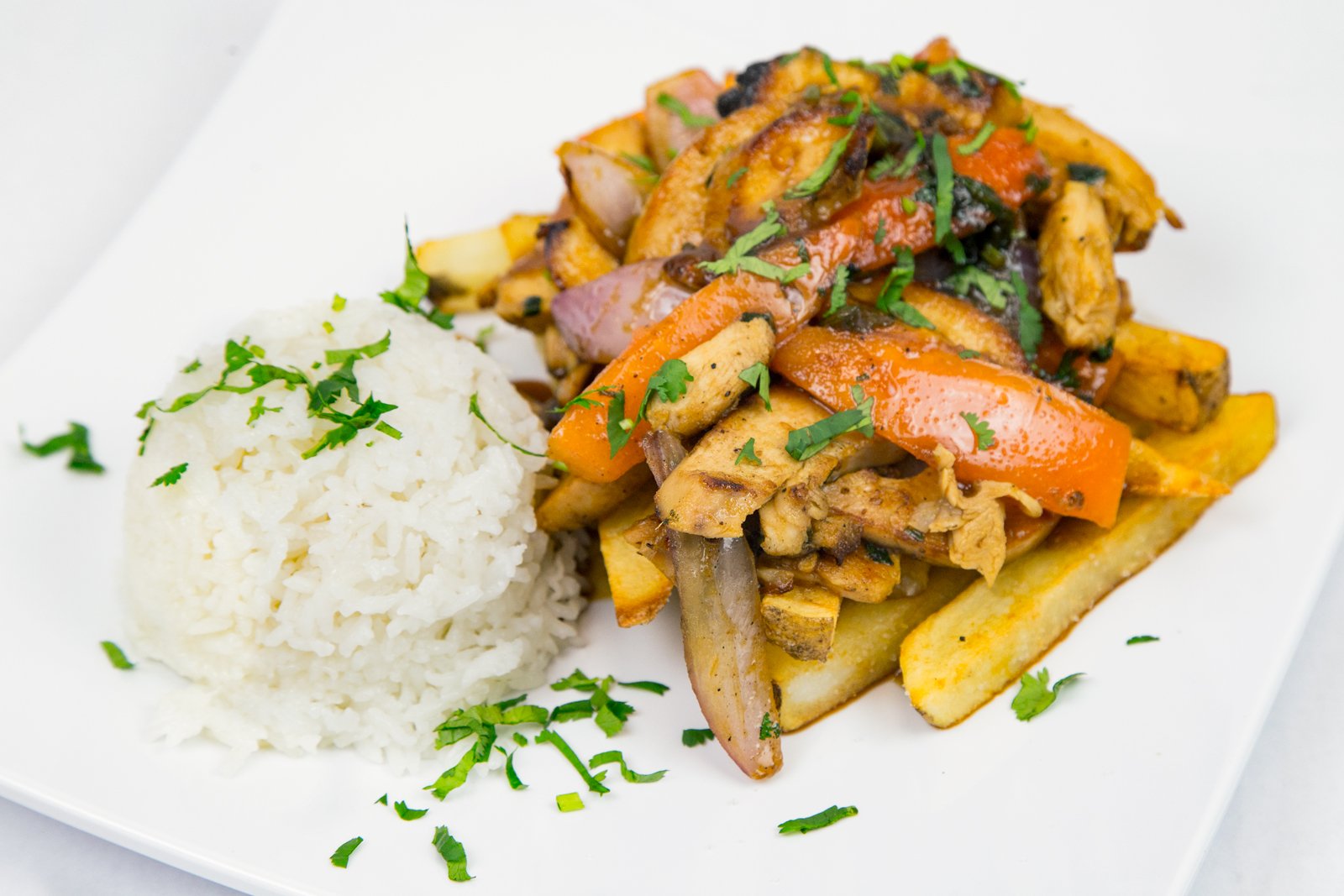 Pollo Saltado