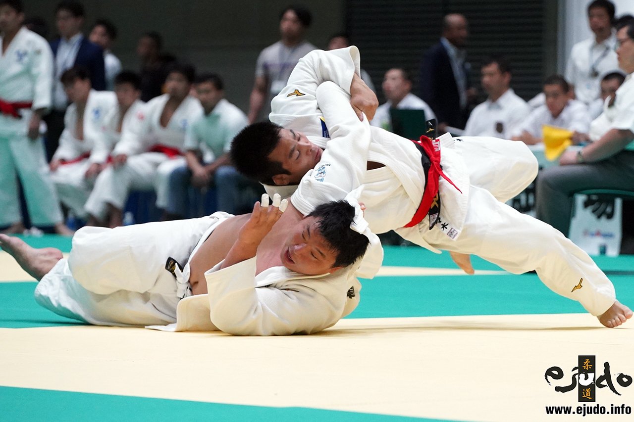 eJudo編集長 古田 英毅 on Twitter: "eJudo即日レポートより写真。 第69回全日本実業柔道団体対抗大会男子第1部1回戦、ALSOKの先鋒佐々木健志が約50キロの体重差を ...