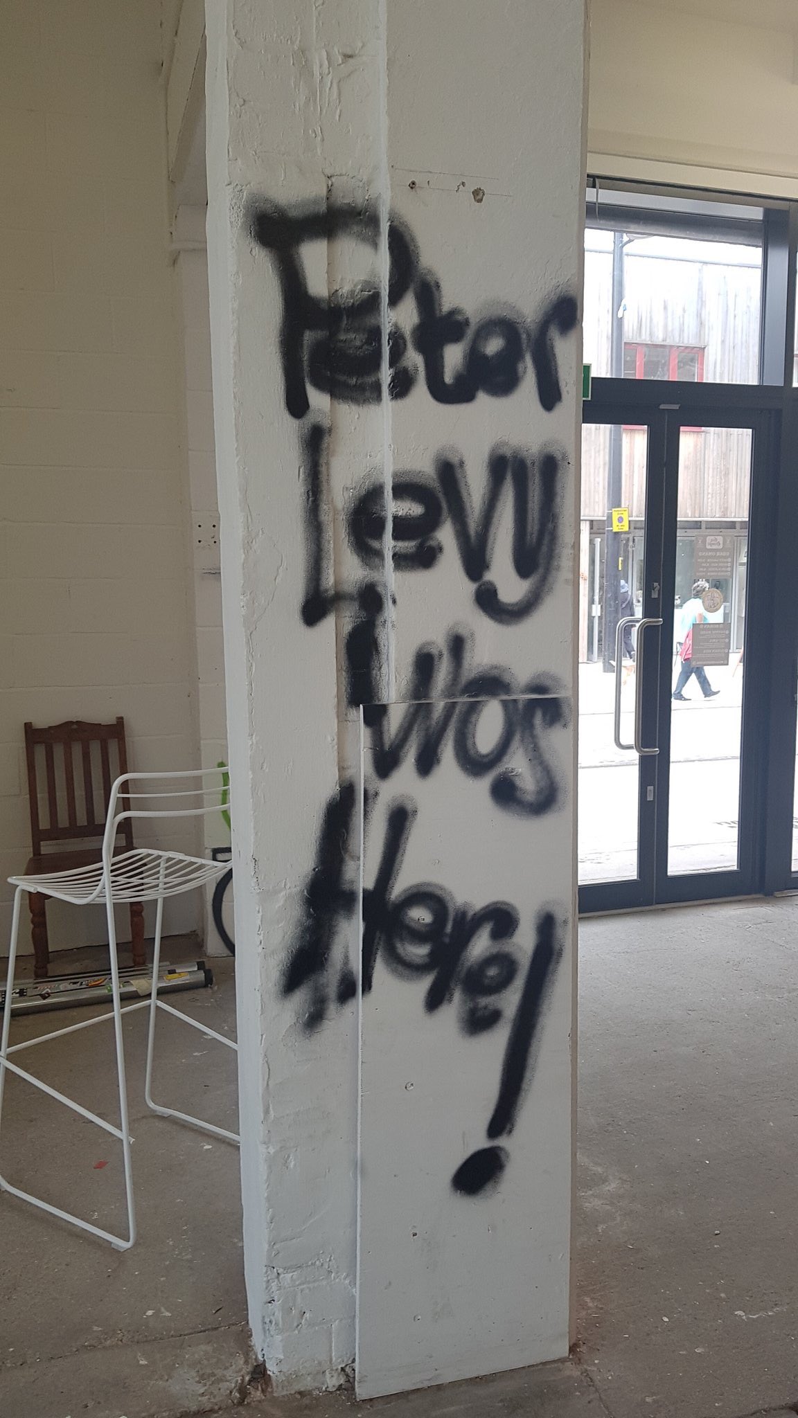 Peter Levy on Twitter: "Things you never thought you’d see or do #friendsoneverystreet #hull ...