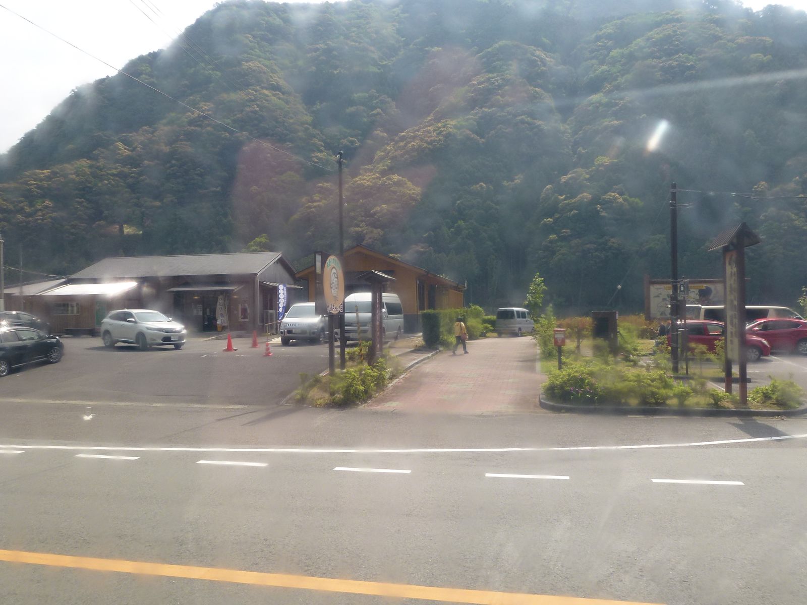 Ruby & Emmeline on Twitter: "5/3 9:11 新宮市熊野川町 熊野川 川舟センター 道の駅「瀞峡街道 熊野川」に隣接する熊野川の川舟下りの乗船場です。ここから熊野 ...