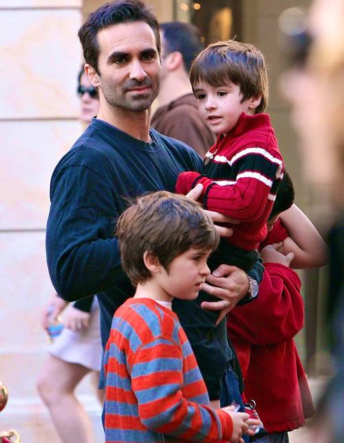 Nestor Carbonell Kids