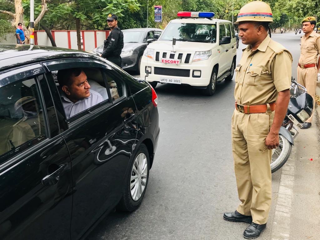UP POLICE on Twitter: "Practicing what one preaches- DGP OP Singh had instructed officers to ...