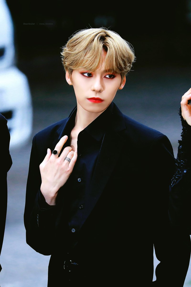 I'm deep in my feelings for Keonhee these days, allow me to gush about ...