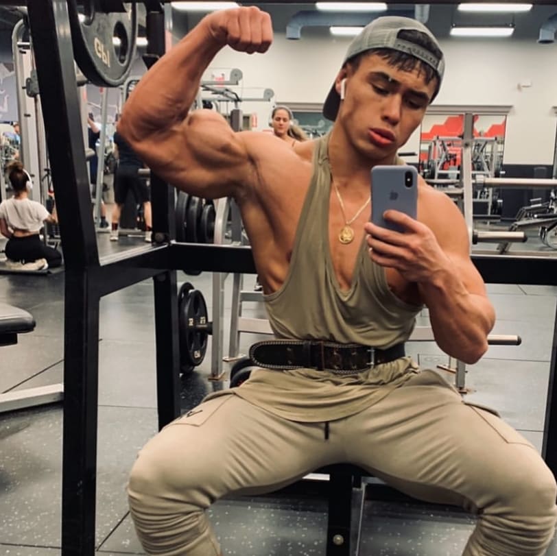 Fansofmuscle on Twitter: "Yikes! That is one solid lean looking bicep!! Love to feel that!! #gym ...