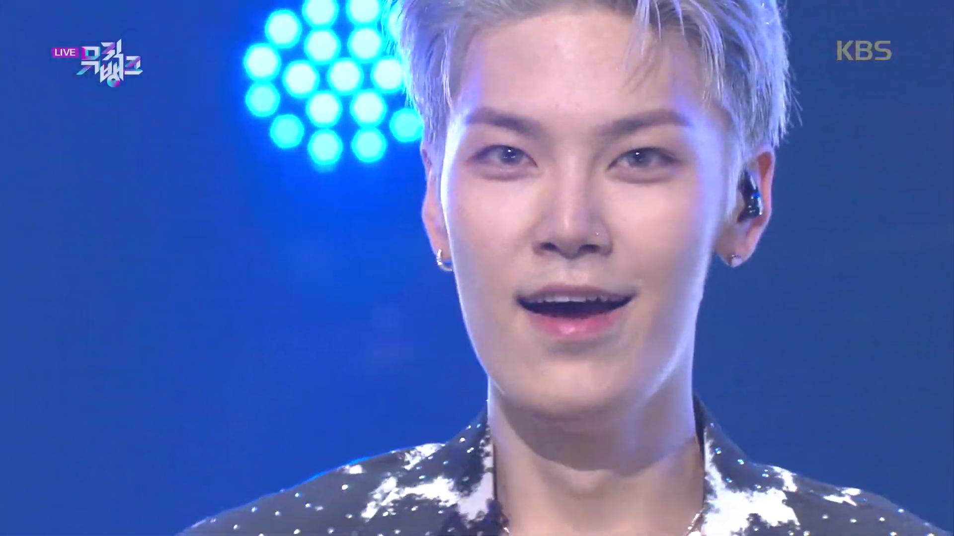 Zelo Blue Hair Wallpaper