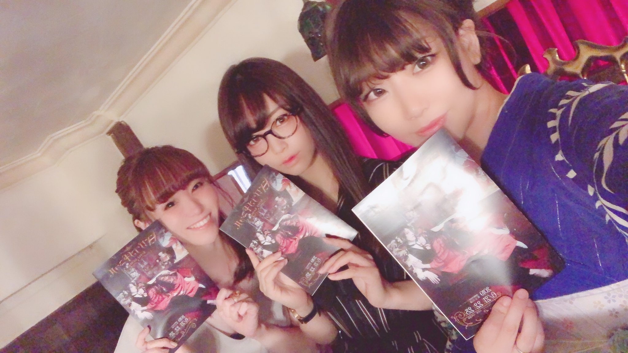 Anges et Demons on Twitter: "翠ちゃんとレナさんをお誘いして、昨日は劇団ピーピースーの笑ちゃん、華ちゃんのお芝居を見に行きました♪ 透明な目をした猫の人形と美しい三 ...