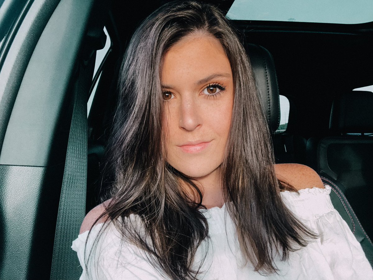 Rebecca Schoenfeld's Instagram, Twitter & Facebook on IDCrawl