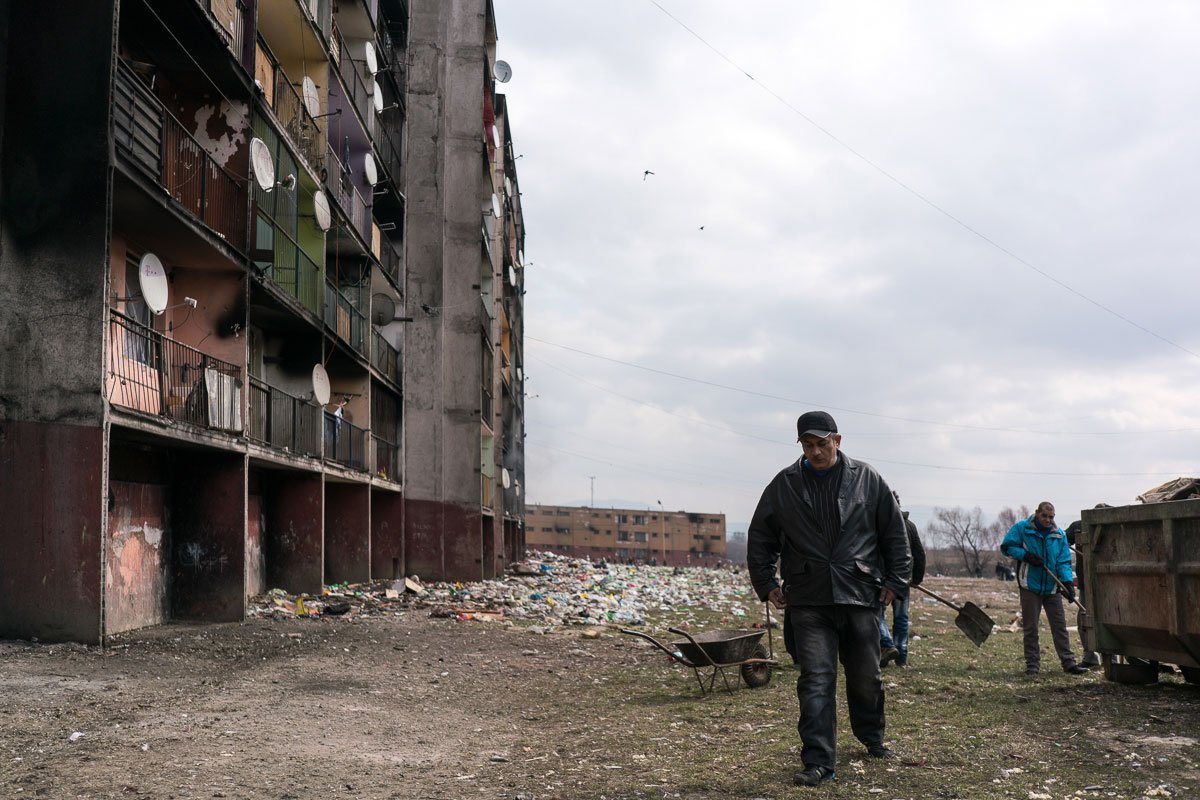More than 5,600 Roma in Slovakia live in densely packed makeshift homes ...