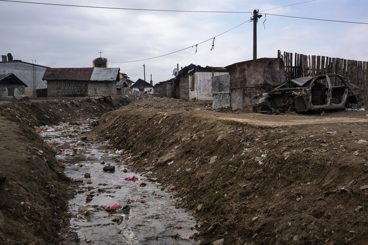 More than 5,600 Roma in Slovakia live in densely packed makeshift homes ...