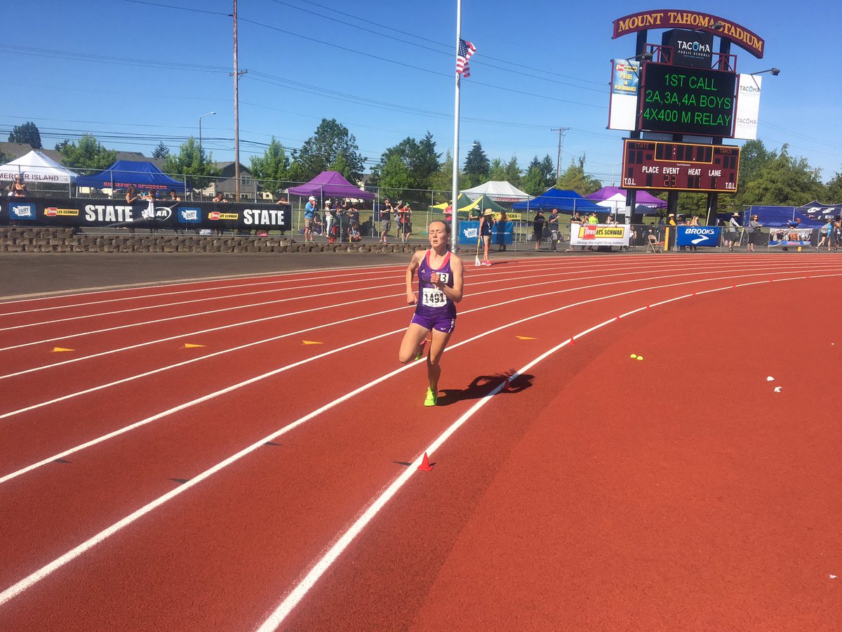 Taylor Roe of Lake Stevens wins the 4A 3200m race in dominate fashion ...