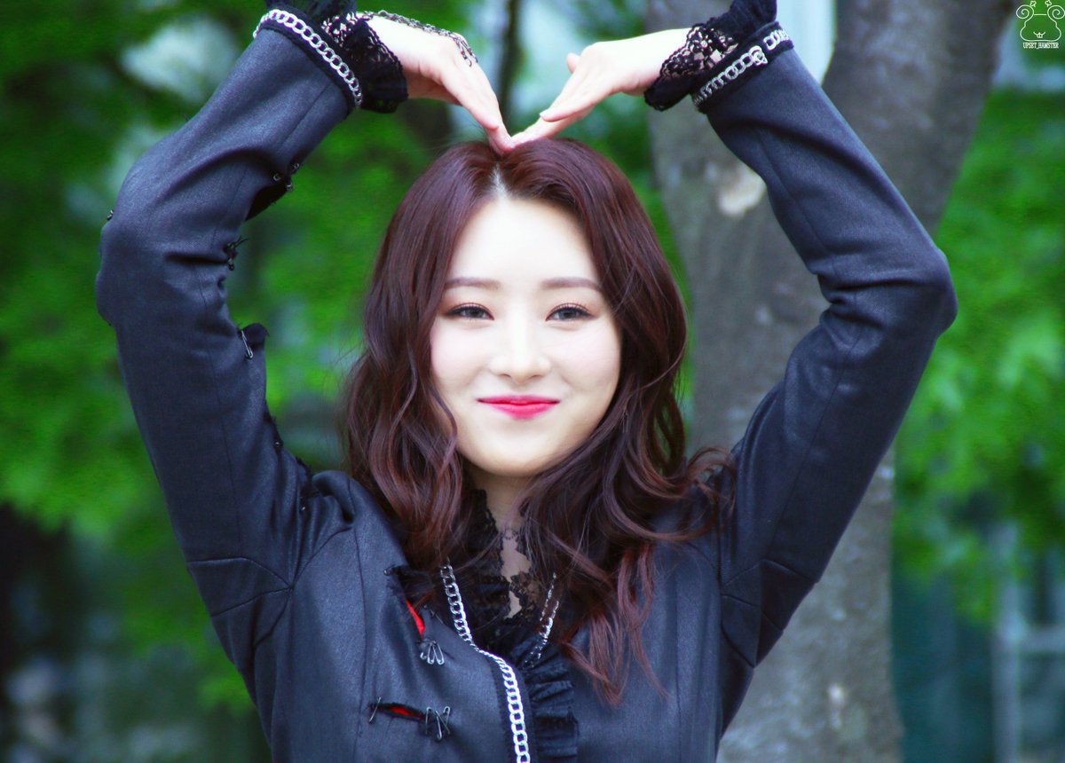 A few HD pics of Sua! : r/dreamcatcher