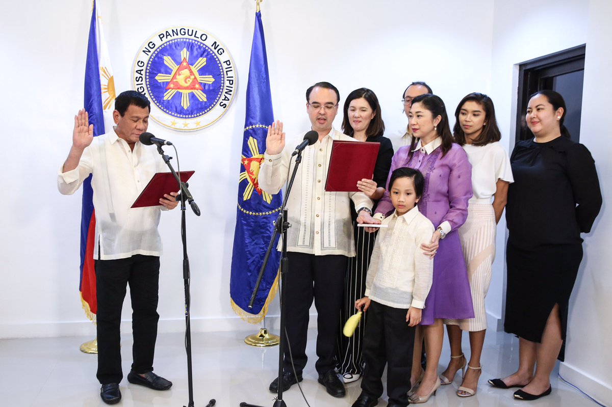 LOOK: Foreign Affairs Sec. alanpcayetano takes oath of office before ...
