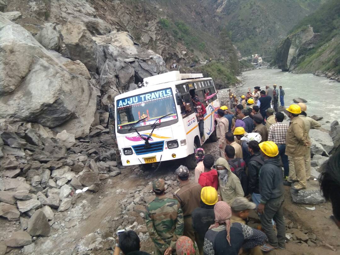 Gujaratis along with other pilgrims on Badrinath route safe, blockade ...