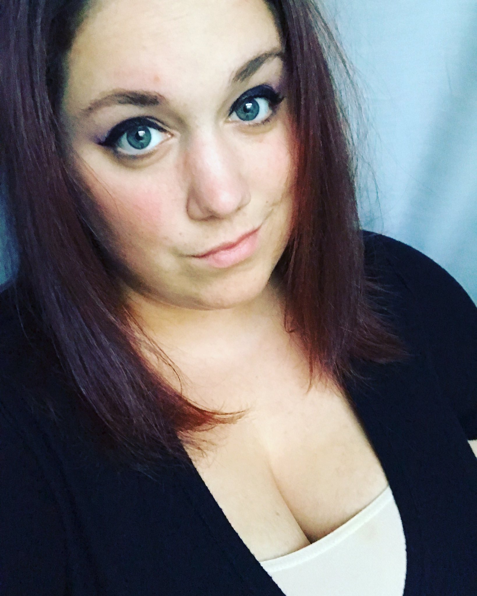 Katie Kakes on Twitter: "Oh I pushed a button and now I'm LIVE! Come check it out 😜 https://t.co ...