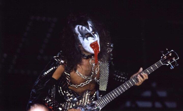 Gene Simmons 1977