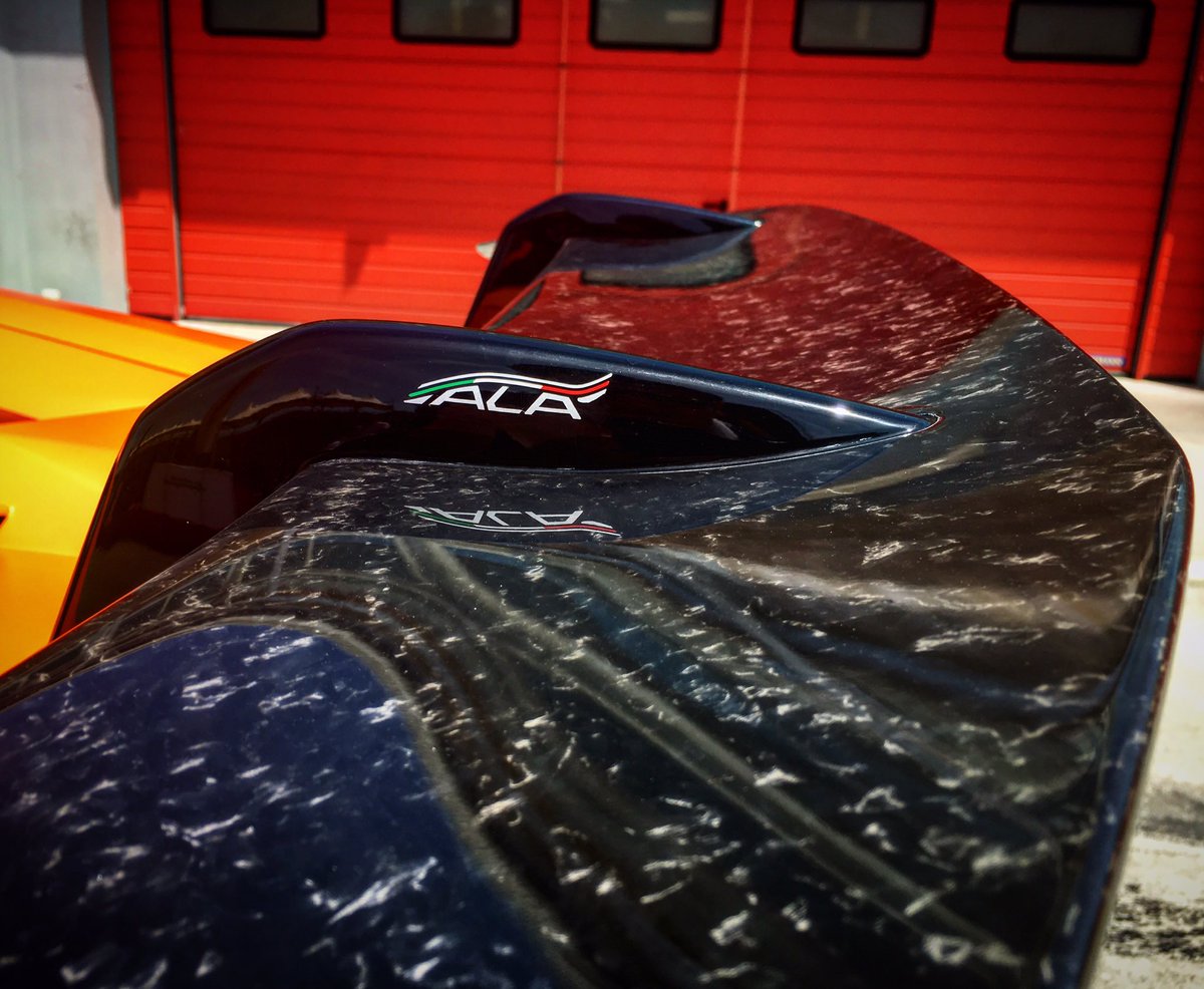 Lamborghini 's new ALA system helps reduce drag & increase downforce ...