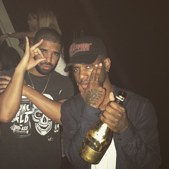 When did Drake throwing up the six hand sign go from two fingers to ...