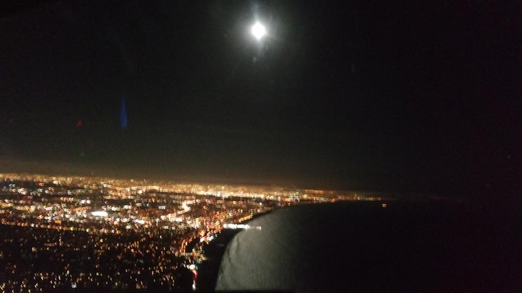 Moon & shoreline looking out over Santa Monica from Malibu @CBSLApic ...