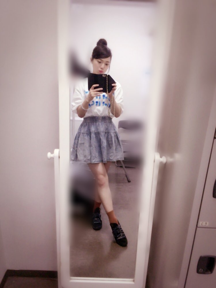 小槙まこ On Twitter Shout It Outさんとのmvに 出演させていただきました! 実際の生ライブでの撮影でドキドキ 本当に楽しかったです! すごく素敵なライブでした