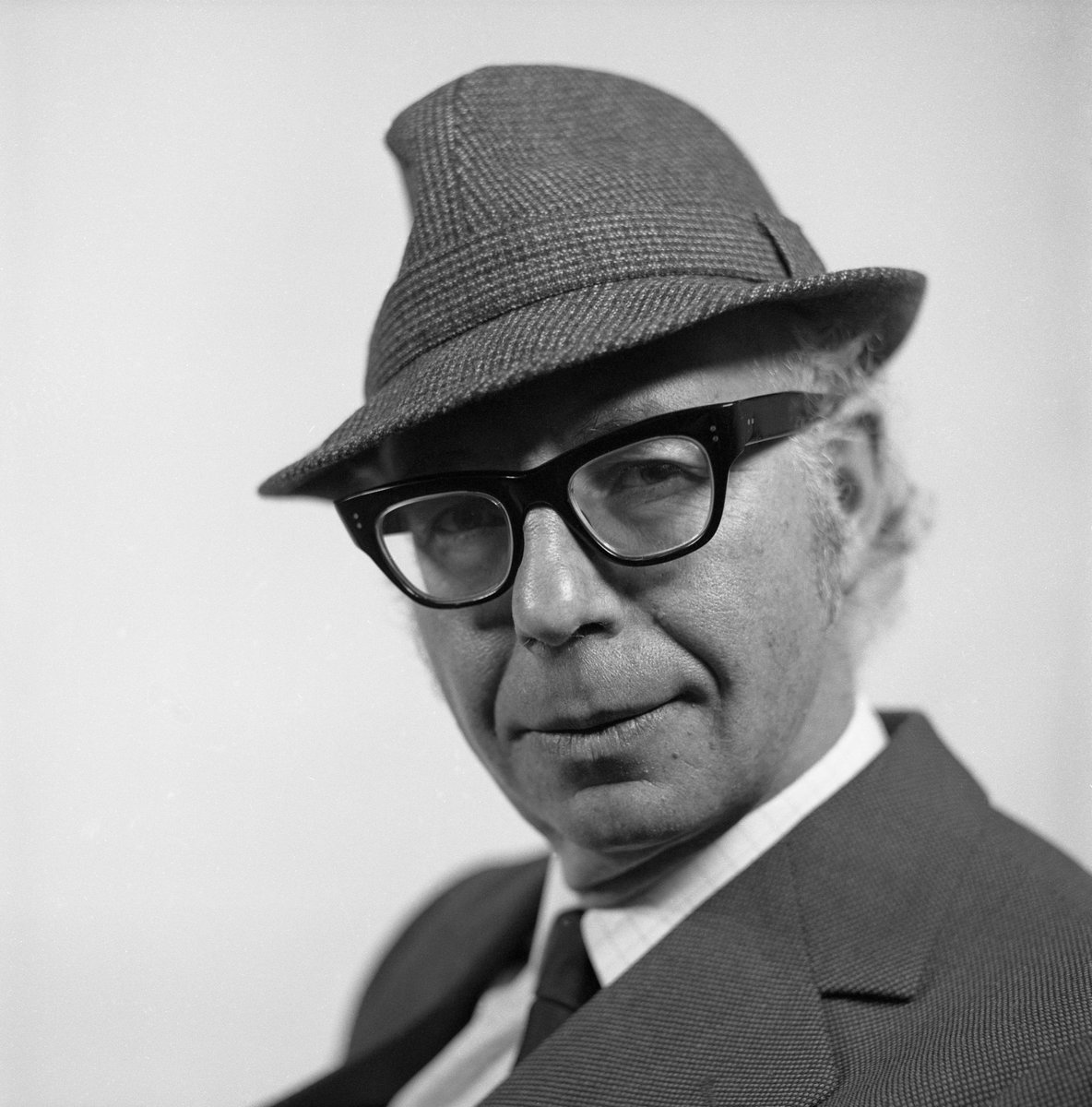 OnThisDay 1924: Journalist and creator of 'The Philpott File', Trevor ...