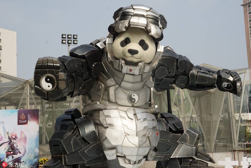 Behold the majestic iron panda! Impressive 5-ton giant panda statue ...