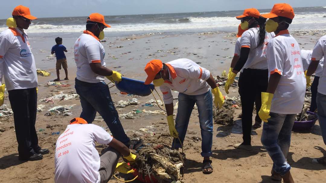 Volunteering for a better & cleaner India! Residents of Mumbai show ...