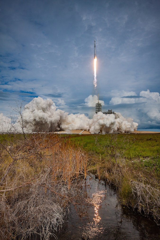 Photos of yesterday’s launch and landing of SpaceX's Falcon 9 rocket in ...