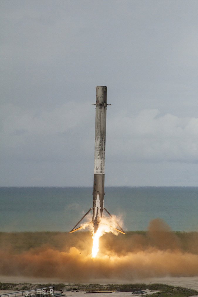 Photos of yesterday’s launch and landing of SpaceX's Falcon 9 rocket in ...