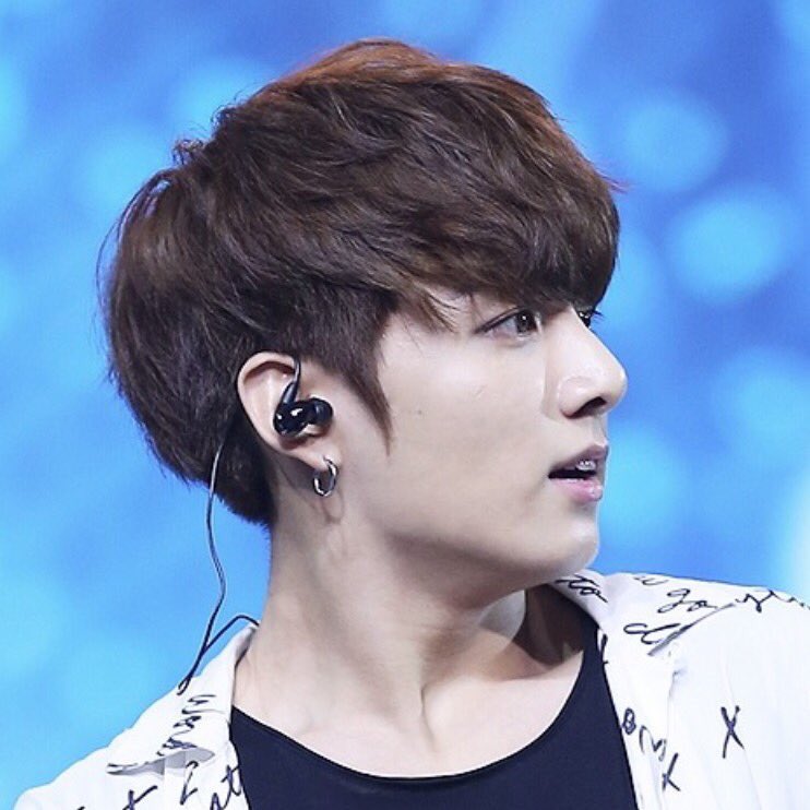 Undercut Hairstyle V Haircut Bts Bts V Is Undeniably Handsome In His