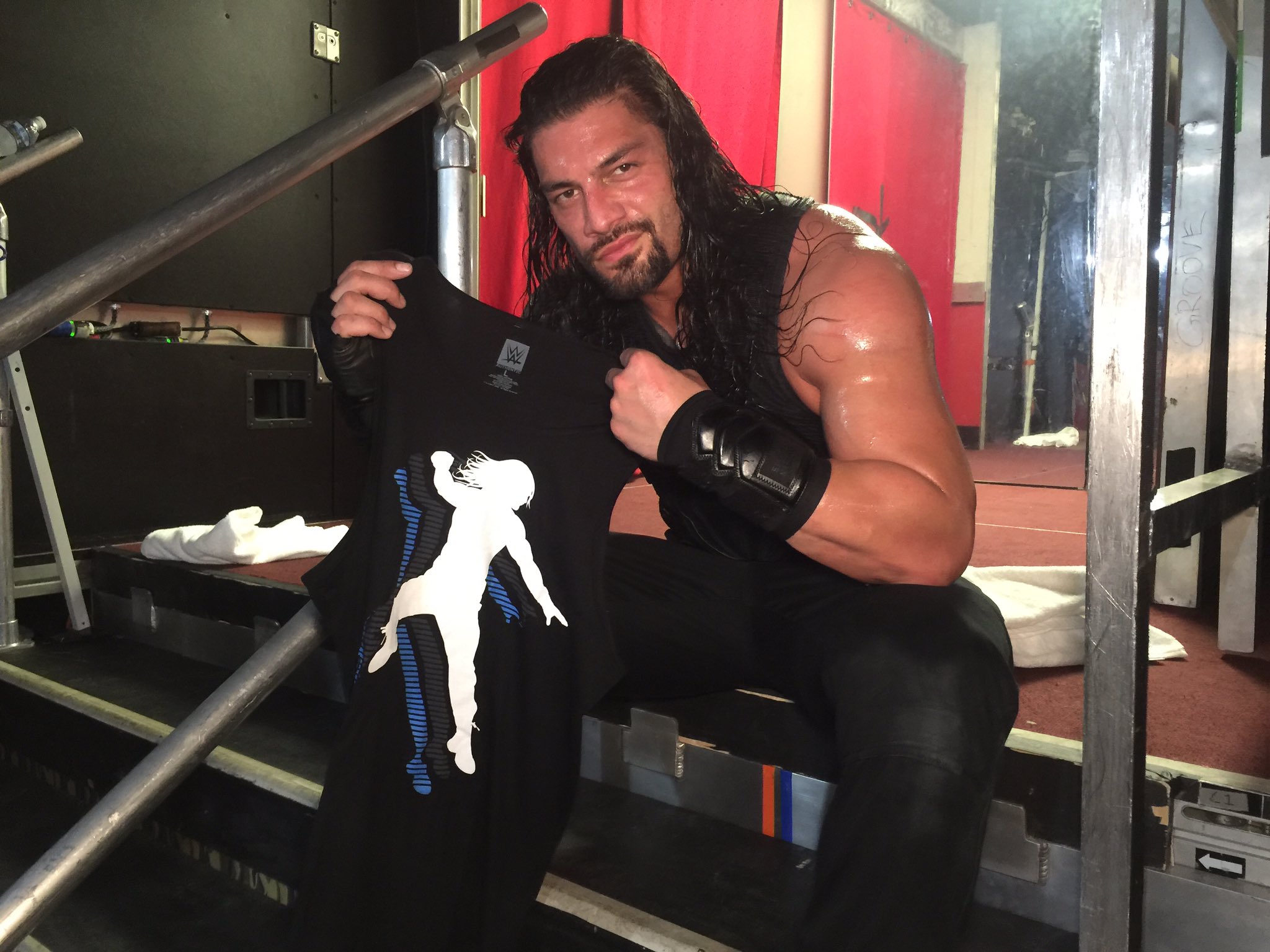 Roman Reigns Superman Punch Wallpaper