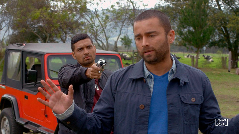 Jairo Castro tiene en sus manos la vida de Adrián en Venganza | Canal ...