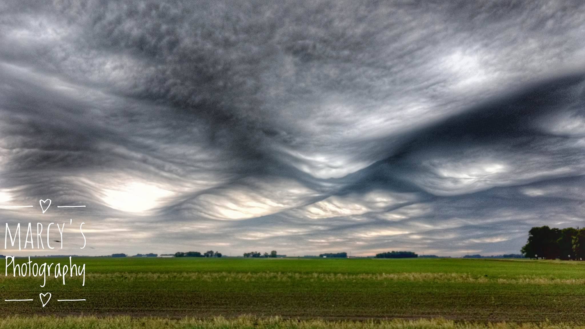 Asperatus Clouds Wallpaper