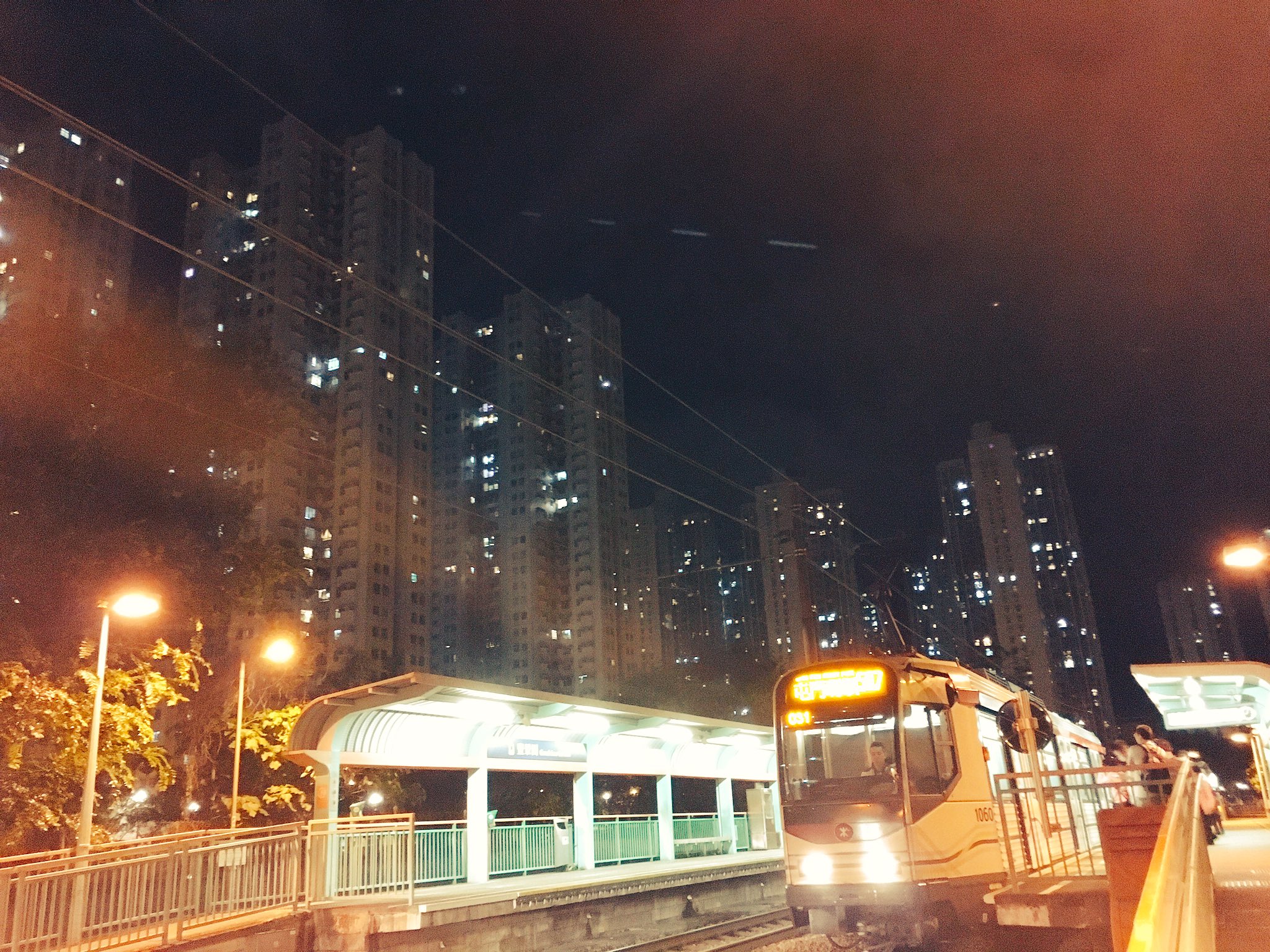 🍷日本 🍔ny 時々 España🇪🇸 On Twitter 香港 の地元の 夜 香港のチンチン電車と 香港の高層マンションと 香港のガリガリ君、 いや 香港の アン