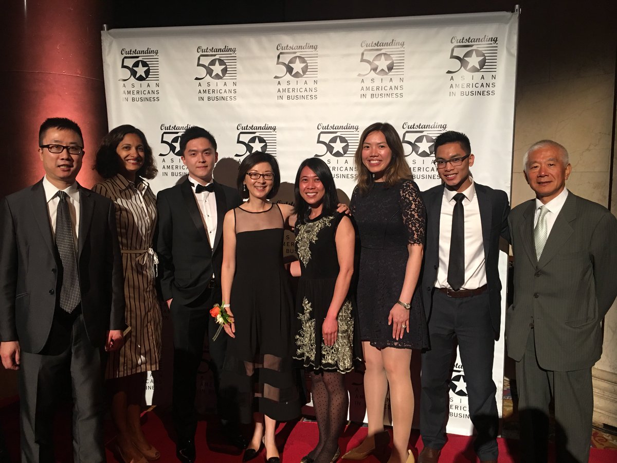 Congratulations to Schwab's Helen Loh—SVP content & client mktg—on her ...