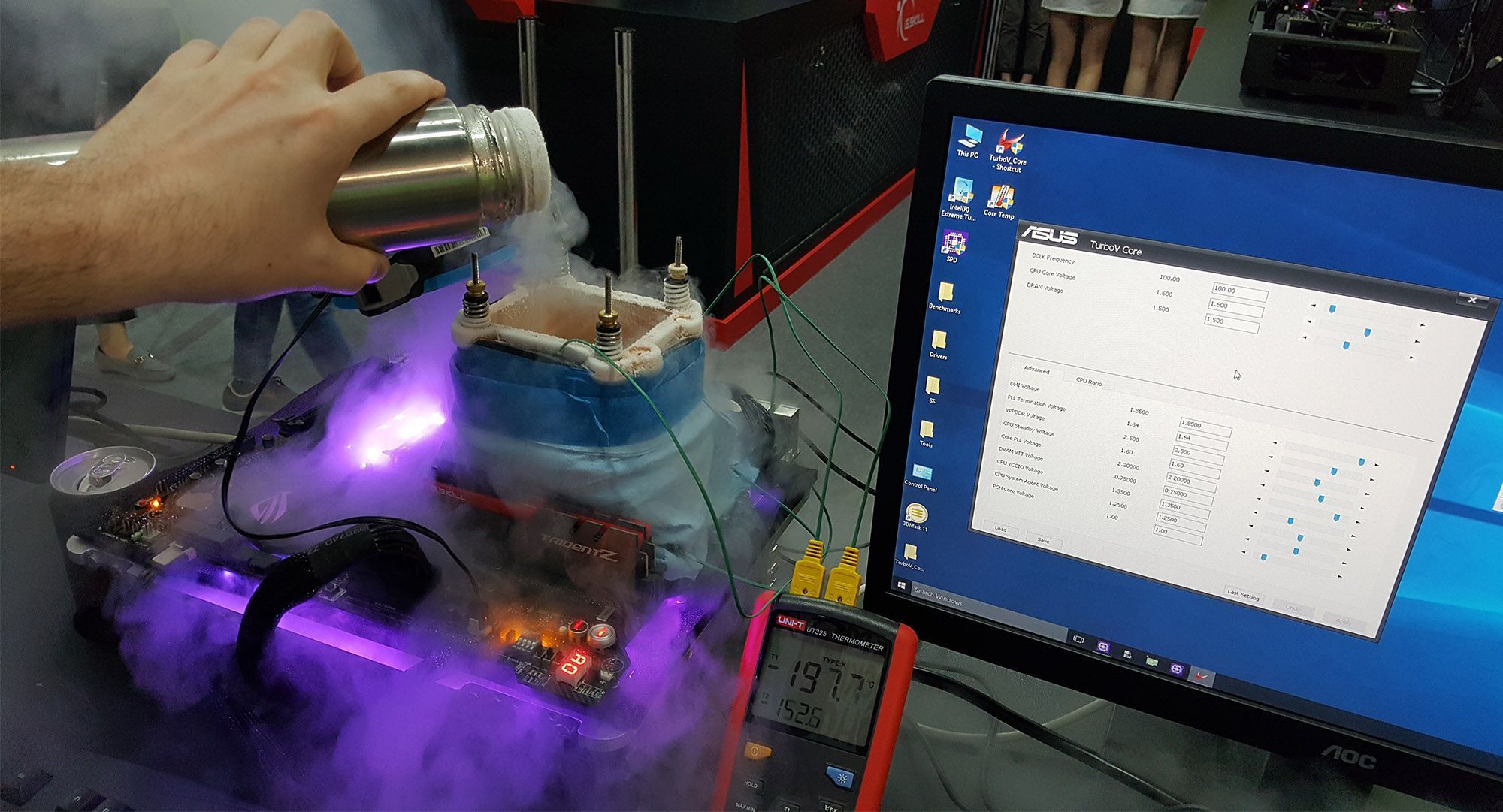 Liquid Nitrogen Computer Cooling System