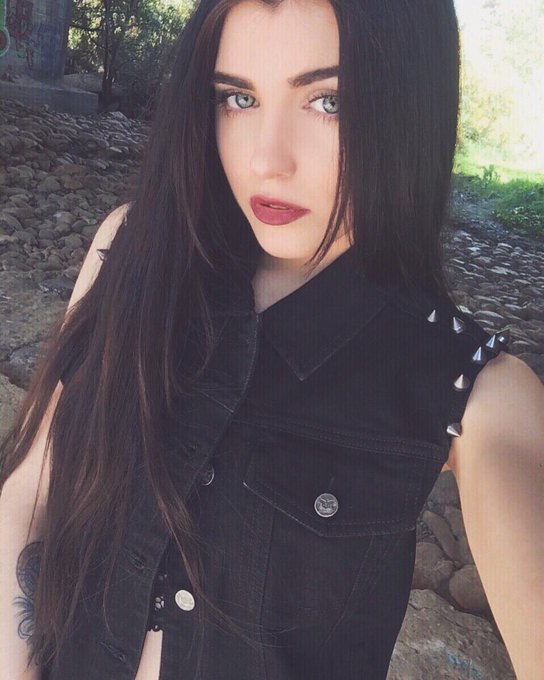 TW Pornstars - Emma Hyer. Pictures and videos from Twitter.