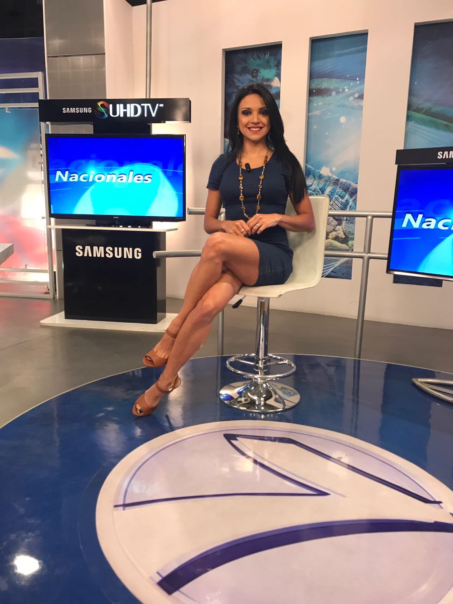 Ahora: la segunda emisión de noticias de #noti7 con @elyrecinos. véalo ...