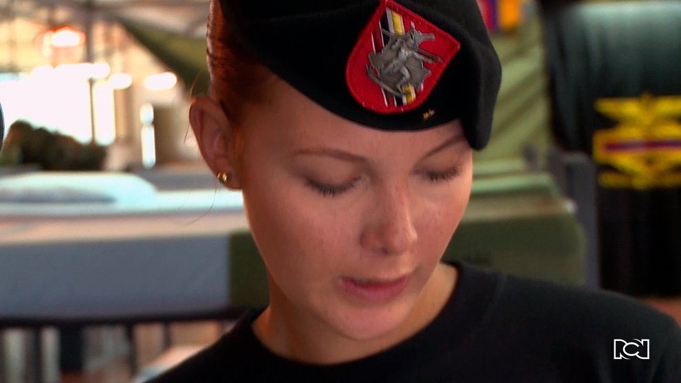 La Subteniente Rojas no permite que se pase ningún detalle Soldados1.0 ...