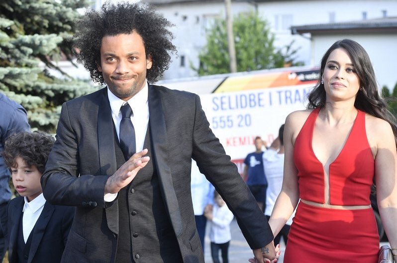 Marcelo Girlfriend Kick Ass The New Girl T03 (French Edition) EBook