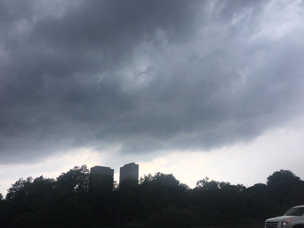 Foreboding sky and weather as tornado watch continues. DVP south of ...