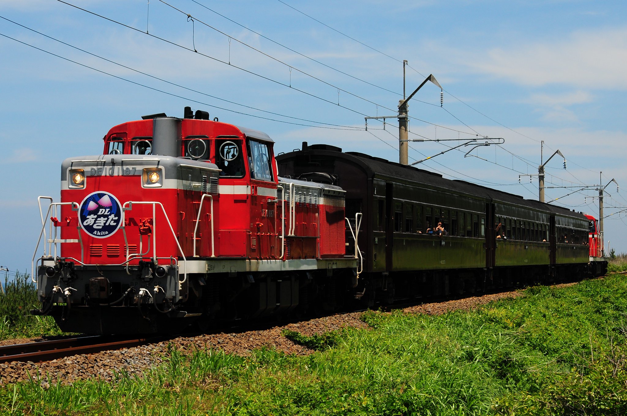ぼんやりしまちゃん on Twitter: "6/24 9822レ 快速「DLあきた」DE10-1187+旧客3B+DE10-1759 西目～仁賀保 https://t.co ...