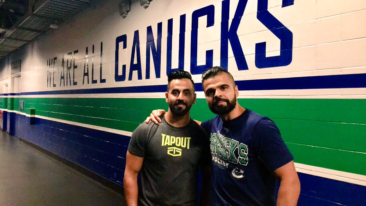 Just WWE Superstar Bailey wearing a Canucks toque. : r/canucks