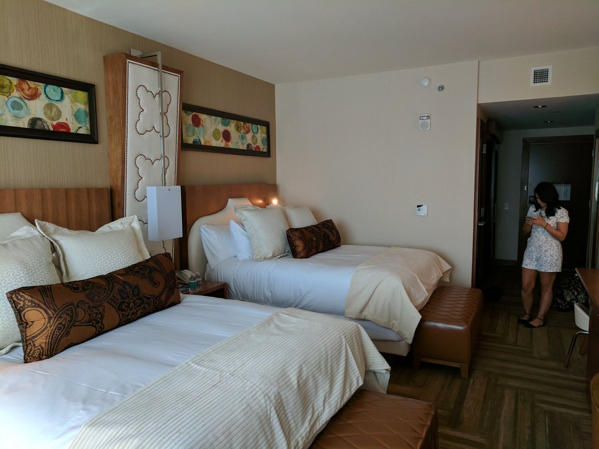 EXCLUSIVE: Staying a night at del Lago’s brand new hotel (review ...