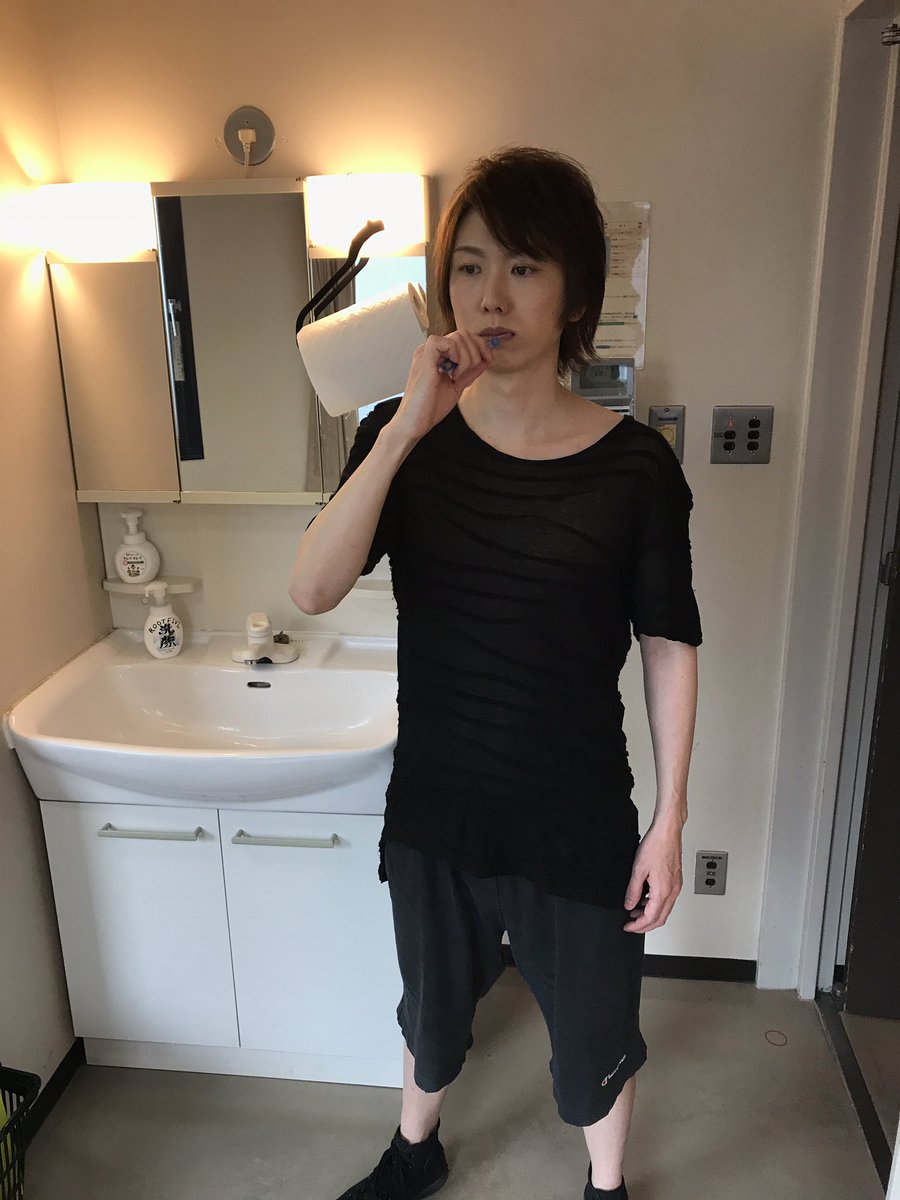 ROOTFIVE(ルート・ファイブ)公式 on Twitter: "ぽこた歯磨き中。 歯磨きひとつでも疎かにしない男、それがぽこた。 #ルーファイツアー2017A…