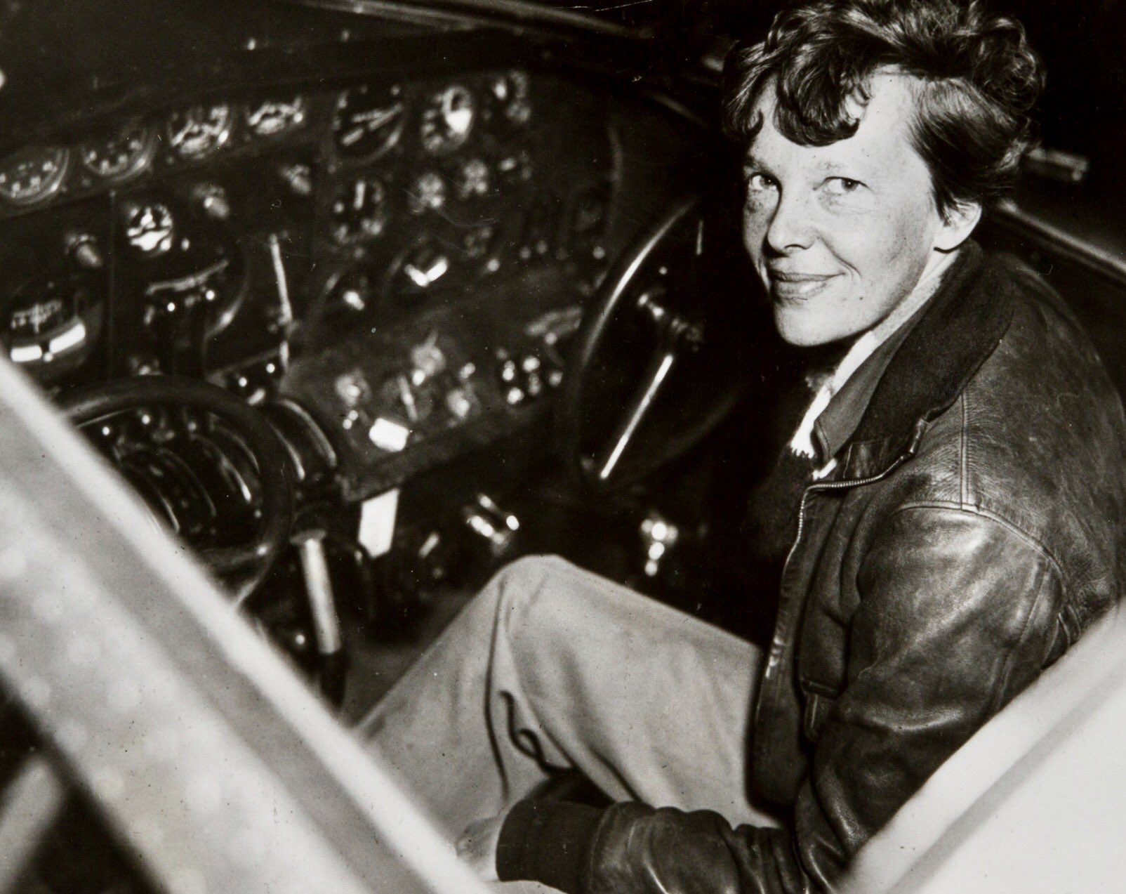 Amelia Earhart and navigator Fred Noonan reported ... - Blogs & Forums